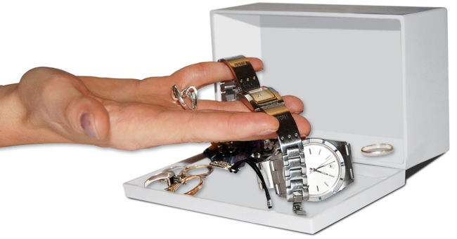 Wall Socket Safe - inessentials.co.uk